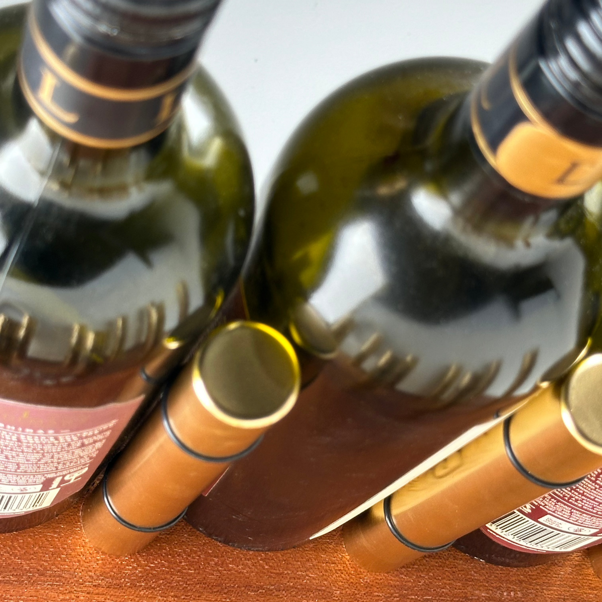 Mono Wine Peg Cork-Forward Display | 18mm Diameter – KingsBottle.com.au